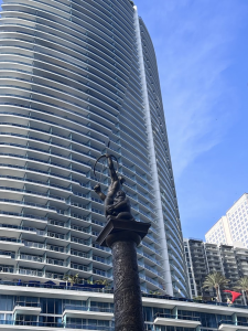 Statue on Ocean Drive | Photos and Images | Fine Art